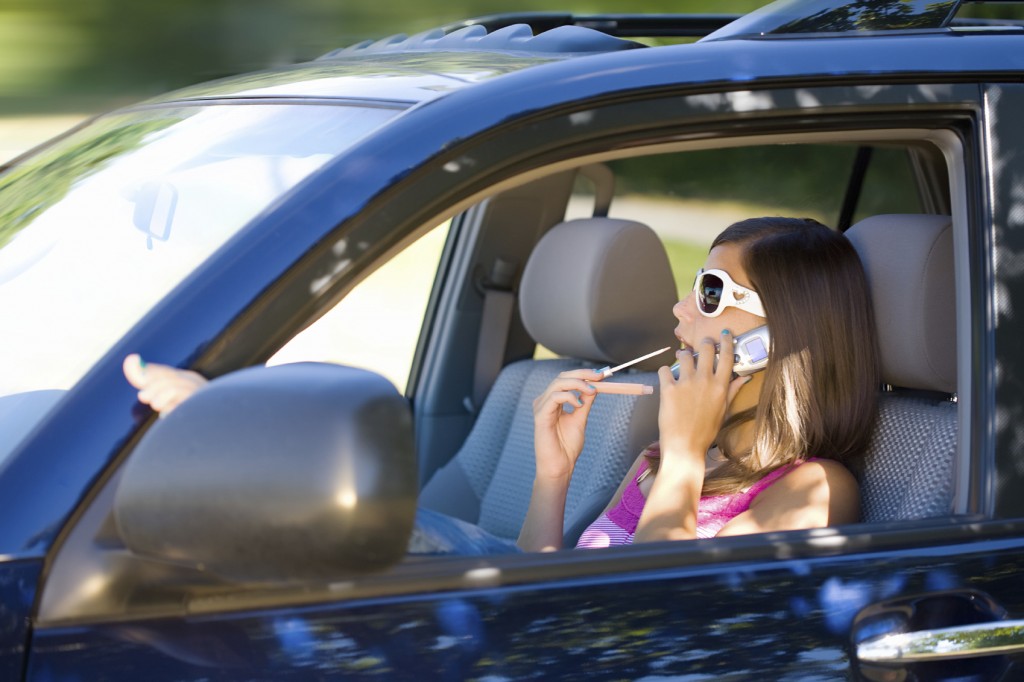 Distraction a Factor in 6/10 Car Crashes Involving Teens