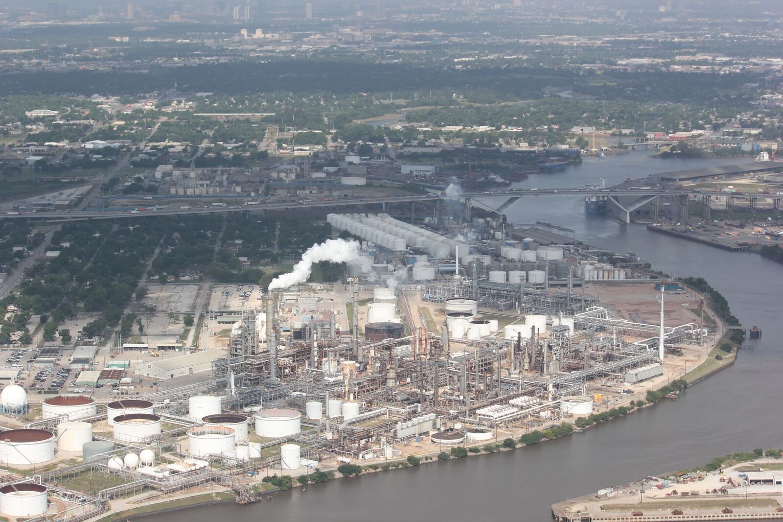 Hurricane Harvey Damage Lawyers | Refineries Release Toxic Chemicals