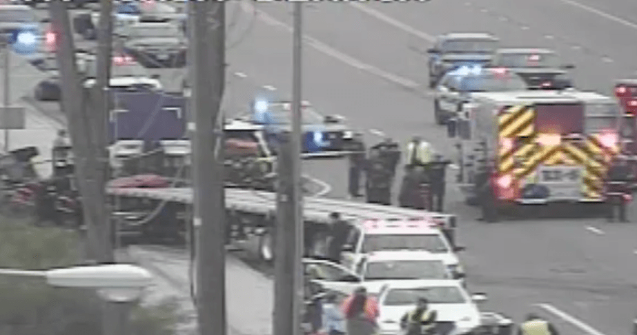 Laredo 18 Wheeler Accident Loop 20 Undefeated Texas 18 Wheeler